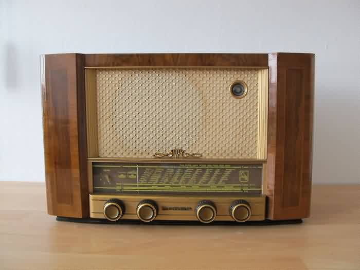 Erres buizenradio's repareren, onderhouden, restaureren en reviseren